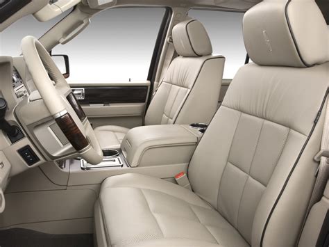 2006 Lincoln Navigator Interior