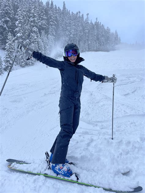 Chelsea Handler Calls Amy Schumer From The Slopes In Whistler