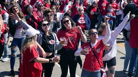 Beginners Guide To Reds Opening Day How To Celebrate In Cincinnati