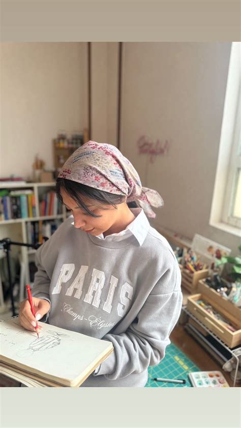 ‎نقاشی تصویر سازی لایف استایل‎ ‎بک گراندشو تیره تر کنم ؟؟🤔 تو بگو میوه بعدی چی باشه 🫣😁 ️