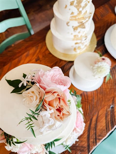 Elegant Wedding Cakes Make Your Special Day Sweeter With Our