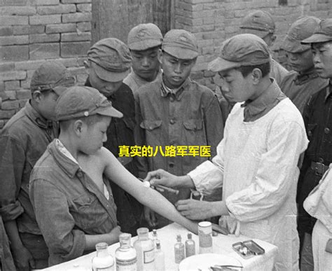 真实的八路军军医，没有小白鞋和小辫子，跟电视剧的军医不一样 军医 八路军 白鞋 新浪新闻