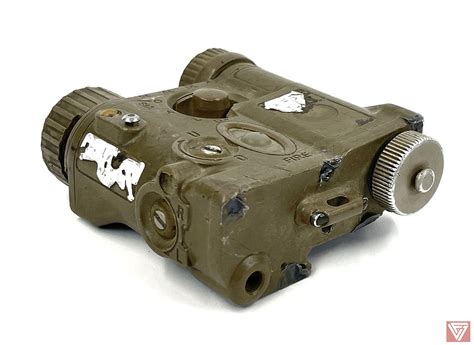 Review Insight Peq 16 The Peq 15 With White Light