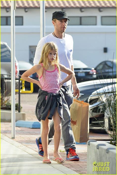 샤넬쇼 참석한 기네스 팰트로 딸 애플 마틴  연예이슈 수다방 네모판