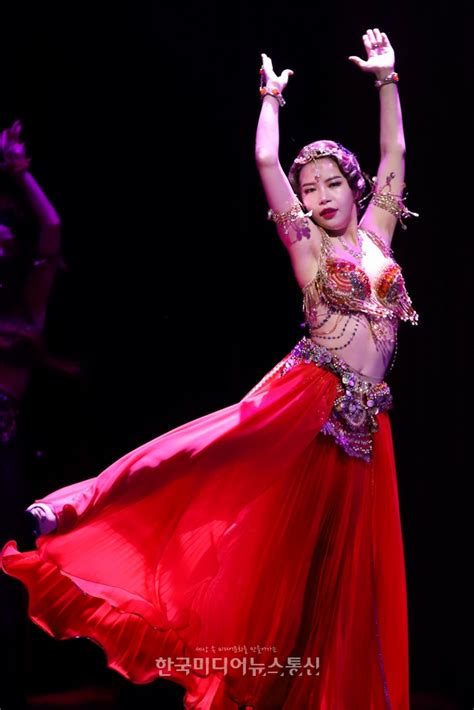 [km포토] 마마무 Mamaoo 솔라 마타하리의 관능적 댄스