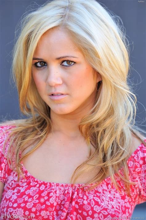 Stunning Babe With Sexy Legs Dildoing And Showing Her Pussy Porn