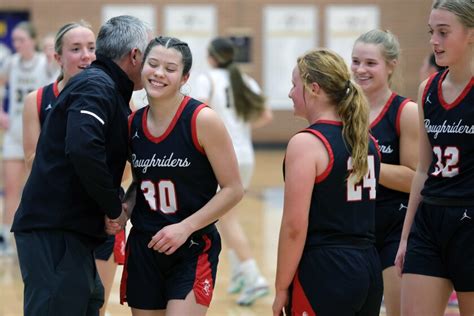 Red Rivers Jocelyn Schiller Surpasses 2 000 Career Points Grand