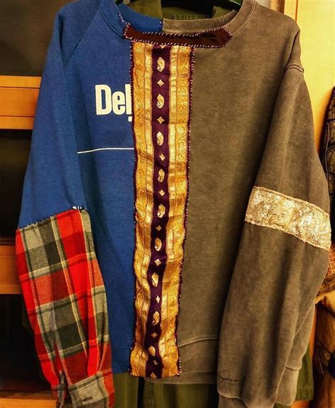 안입는 스웻셔츠 두개랑 셔츠를 합쳐서 재탄생한~~두시간반걸림😄💦🎊🕺🏻 ️🔨 손바늘 리폼