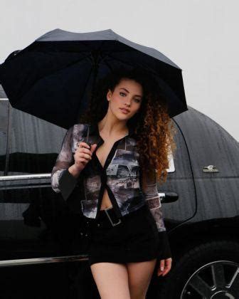 Sofie Dossi Age Net Worth 2026 Height Weights Boyfriend