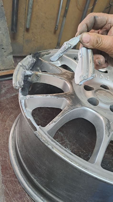 ЕТБулслав Славчо Аврамов сервиз за ремонт на гуми и джанти Ruse