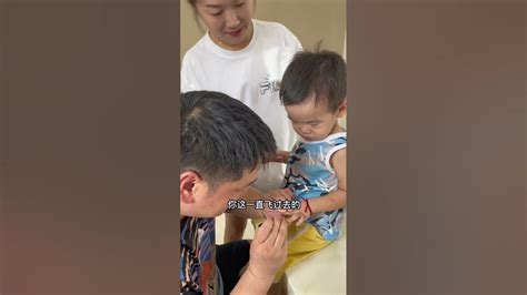 今天妈妈和弟弟，弟媳一家来家里吃饭，弟弟从来没有来过家里，今天强哥一早就去m菜，说要给小舅子做顿好吃的，弟弟过来大包小包给孩子们带了一堆好吃的
