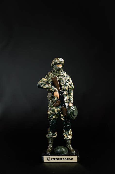 Фігурка воїн солдат — ціна 500 грн у каталозі Статуетки Купити товари для дому та побуту за
