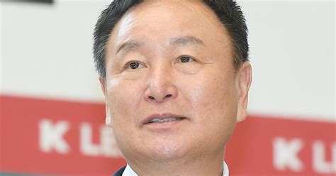 팬사인회 앞서 인사말 하는 허정무 부총재 포토엔hd