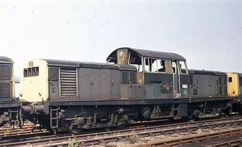 Original Colour Slide Of D8504 Class 17 Clayton Diesel Loco £4 99