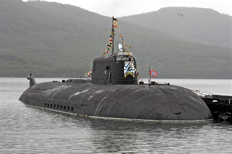 How The Soviets Sneaked Up Behind Enemy Submarines Without Sonar