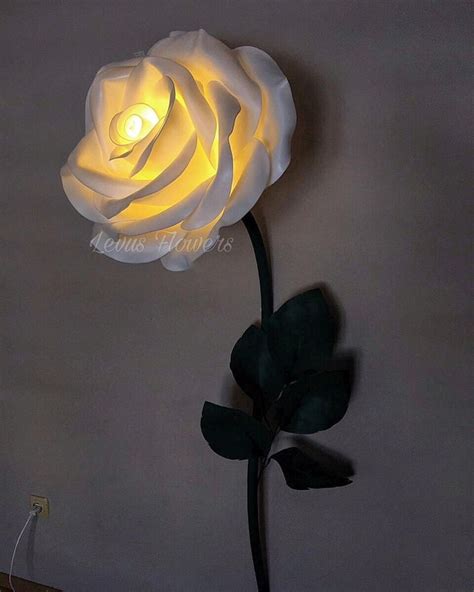 Декор для дому Наші квіти для вас і вашого свята Матеріал модель розмір колір по бажанню🌹