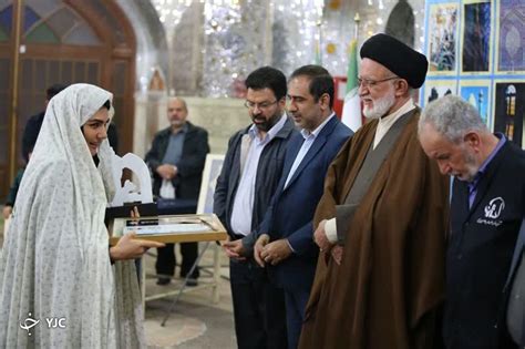 پایان جشنواره عکس ماه منیر در شیراز نام هنرمندان الهی بر جریده ی عالم