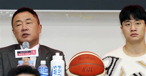 Kbl 감독들이 꼽은 우승 후보 1순위 Kcc 전창진 감독 잘생기고 멋있는 허웅같은 농구 하겠다