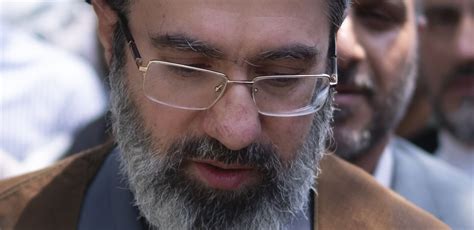 Dans Un Iran Secoué Par La Contestation Un Leader Sort De Lombre