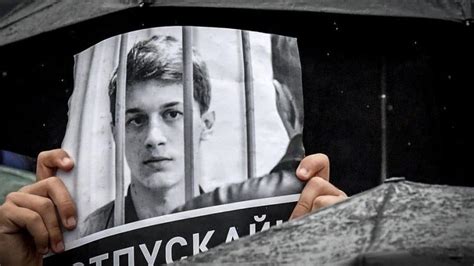 Yegor Zhukov El Joven Youtuber Símbolo En Moscú