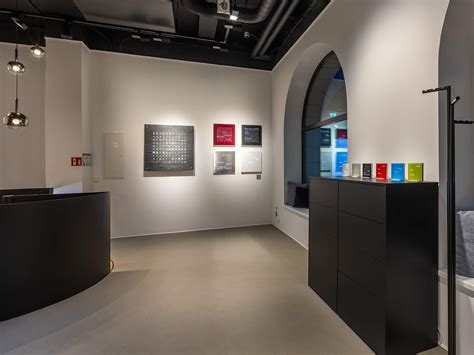 Qlocktwo Flagship Munich Experience Time Objects Live Qlocktwo