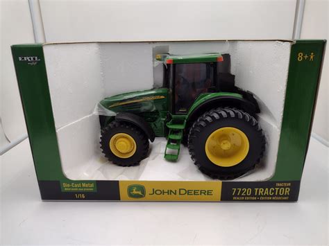 116 John Deere 7720 Tractor Dealer Edition Madsens Farm Toys