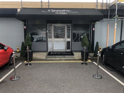 Review We Try Signature Elite Class At Gatwick Airport