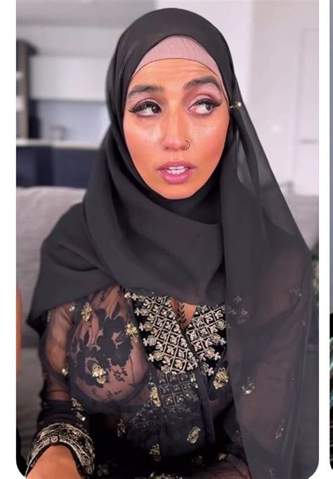 Hijabi Girls अजीब तरह से गुज़र रही मेरी भी ज़िंदगी