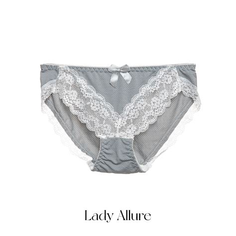 「la」轻氧蕾丝法式拼接蕾丝边牛奶丝甜美可爱性感冰丝三角裤女虎窝淘