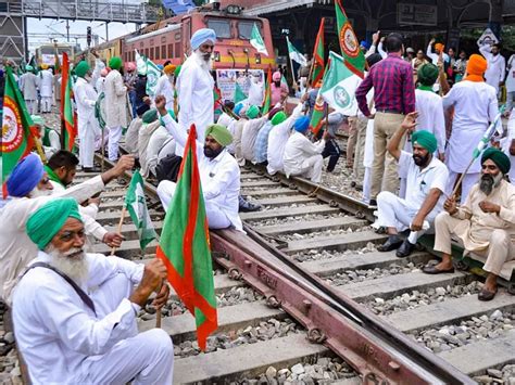Kmsc Led Farmers Block Rail Tracks In 12 Districts Of Punjab