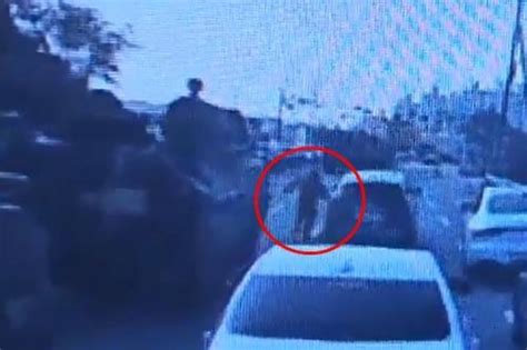 장갑차서 내려 흉기난동 군인 부대 생활 힘들어 탈영하려고