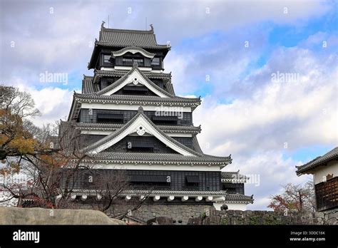 Kumamoto Castle A Hilltop Japanese Castle Located In Kumamoto City