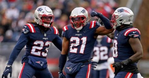 Quarterback Controversy New England Patriots Veteran Adrian Phillips