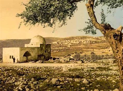 Hz Salahuddin Ayyubi Statues AtlasIslamica