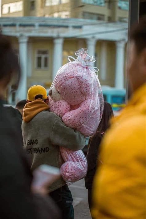 С•а•а•К Эр хүнээс сэтгэл гуйгаад хэрэггүй ээ хайртай хүндээ тэр сэтгэл нь асгардаг юм Facebook