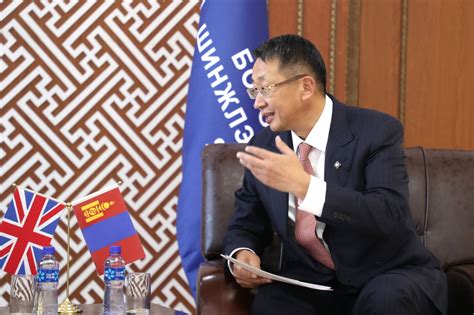 Их Британийн Элчин сайд боловсролын хамтын ажиллагааг нэн тэргүүнд