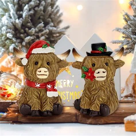 Clinaoy Christmas Cow Figurine Resin Highland Cow Ornament Festive