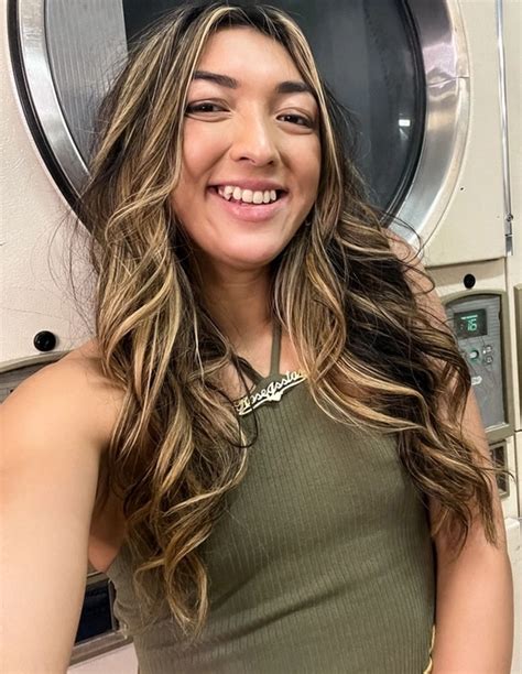 Rose Isstar Model Profile