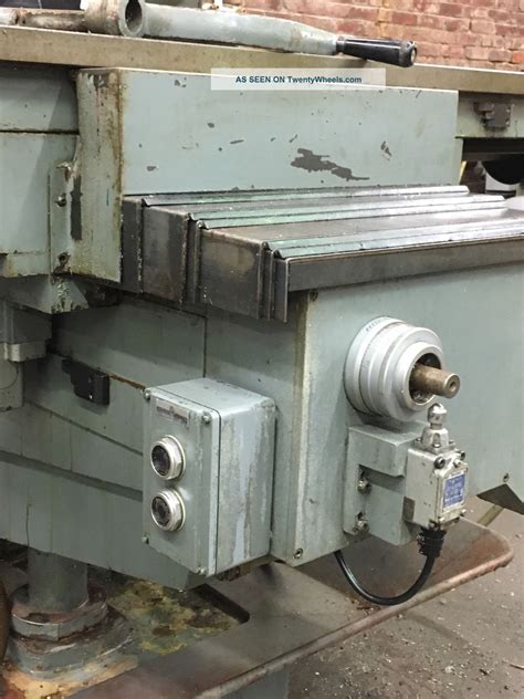 Compumill 4000 Vertical Knee Milling Machine Dynapath Delta20 3 Axis Cnc Control