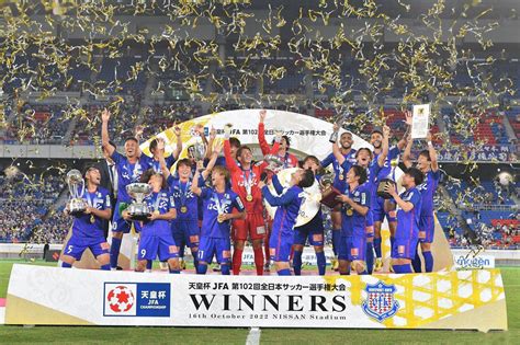 日本j2球队神奇夺冠！42岁队长点射进亚冠，连克5支顶级联赛队伍甲府足球成功