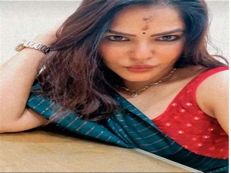 Ed Gets Sex Toy From Arpita Mukherjees House Diamond Ring With P Written On It Arpita Mukherjee