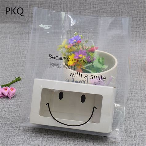 50 шт подарочные пакеты со смайликом с ручками пластиковый пакет для хранения одежды вечерние