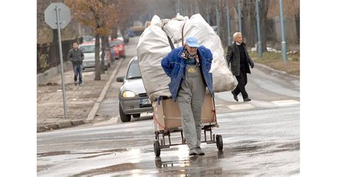 120 хиляди българи се прехранват от събиране на вторични суровини