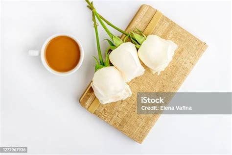 플랫 평신도 꽃 낭만적 인 구성 아침 식사 노트북 텍스트 또는 문자에 대한 공간을 복사합니다 구도에 대한 스톡 사진 및 기타 이미지 Istock