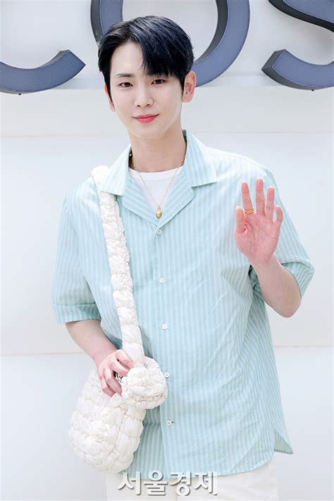 샤이니 키 완벽한 남자 김기범 Se★포토 서울경제 샤이니 키 완벽한 남자 김기범 Se★포토 서울경제