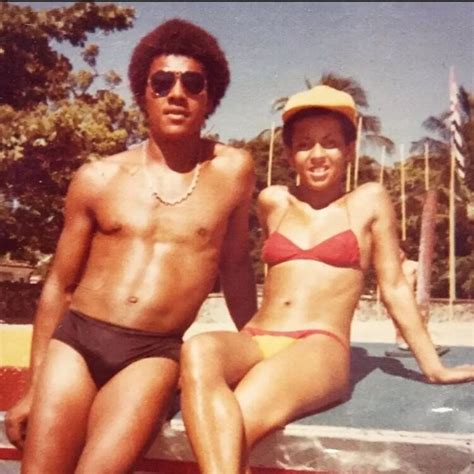 Hot Sexy Valeria Almeida Bikini Pics