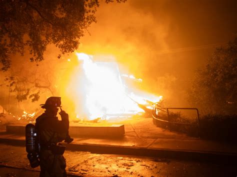 ПОЖАР У СЕУЛУ Једна особа погинула четири повређене