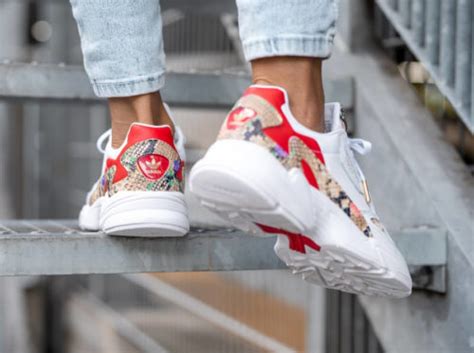 Que Vaut La Adidas Falcon W Python Snakeskin Floral Fv3083