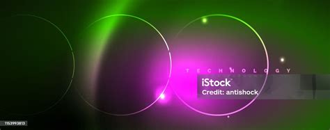 빛나는 네온 라인 템플릿오로라는 흐림 라인을 점등 미래 지향적 인 스타일은 네온 80 년대 디스코 클럽 또는 밤 파티 테크노 템플릿 글로우 0명에 대한 스톡 벡터 아트 및