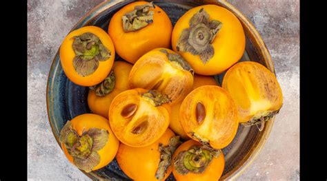 Диетолог Дианова Хурма противопоказана при обострении геморроя и склонности к запорам